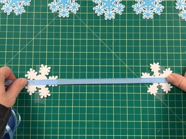Snowflake Curtains - Katherine Learns Stuff!